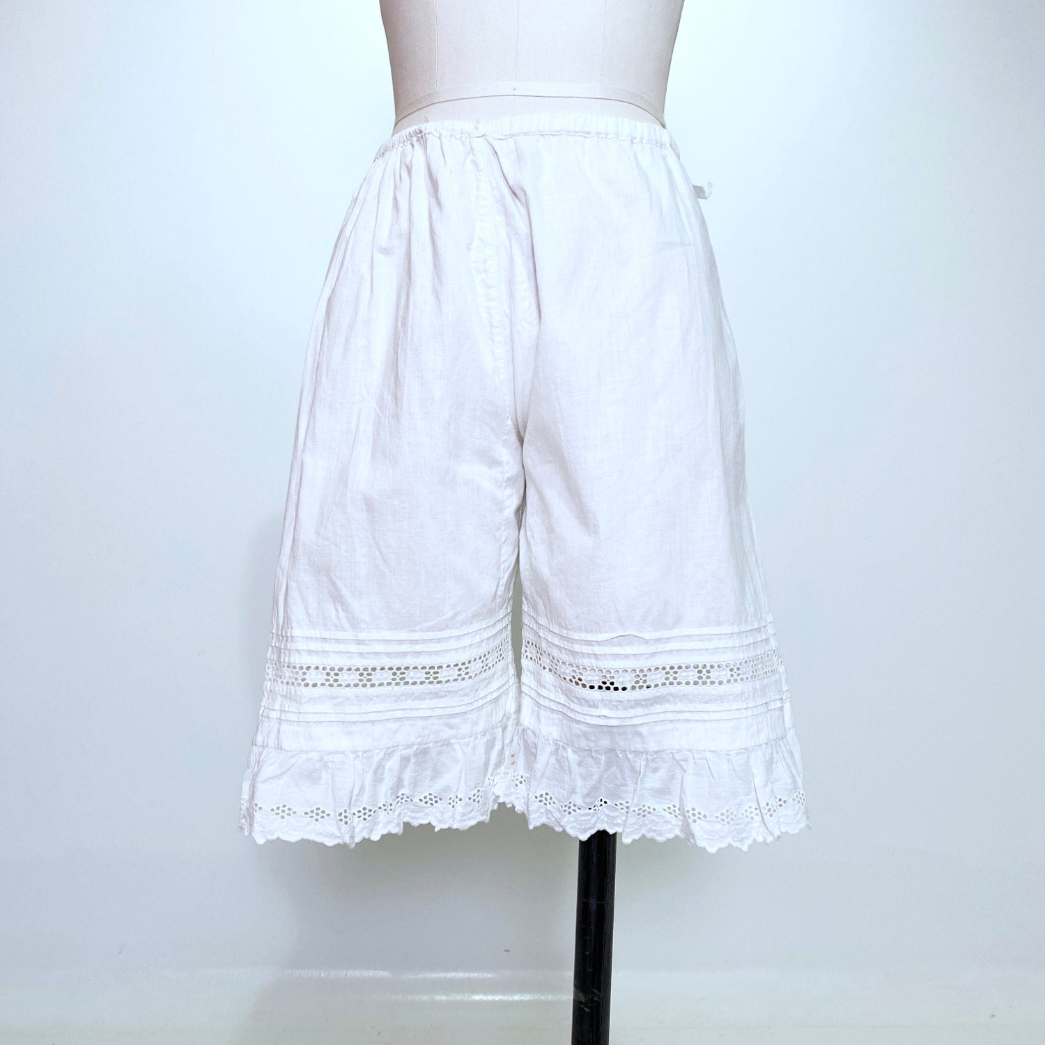 Vintage White Pantaloons Donnas Dress Shop